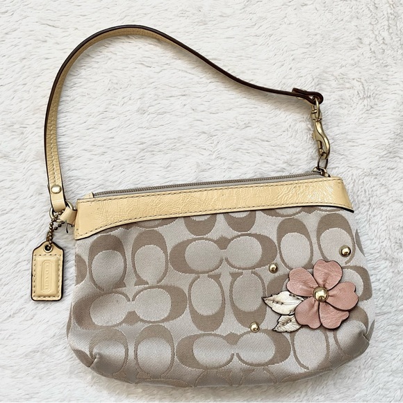 Coach | Bags | Coach Signature Floral Applique Pink Flowers Wristlet ...